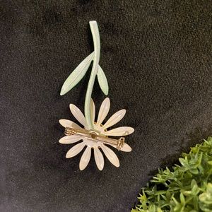 Jewelry | Vintage Daisy Brooch | Poshmark